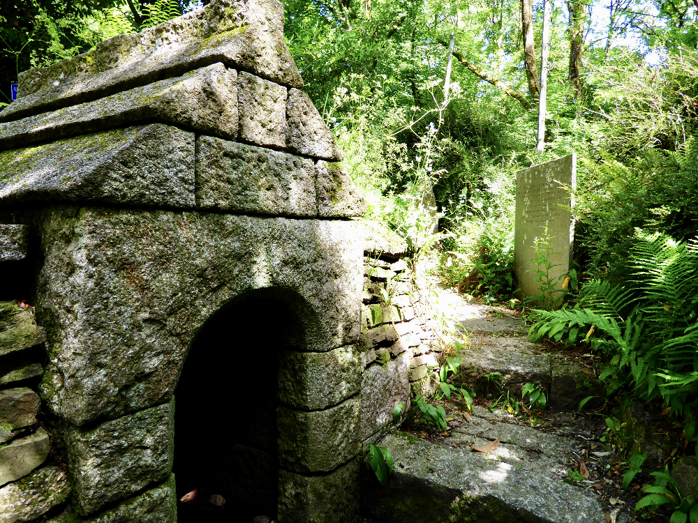 St Keyne's holy well, St Keyne, Cornwall | Celtic Glory